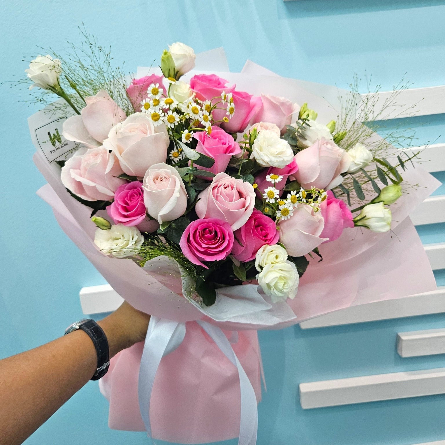 Stunning Hand Bouquets Singapore | Well Live Florist