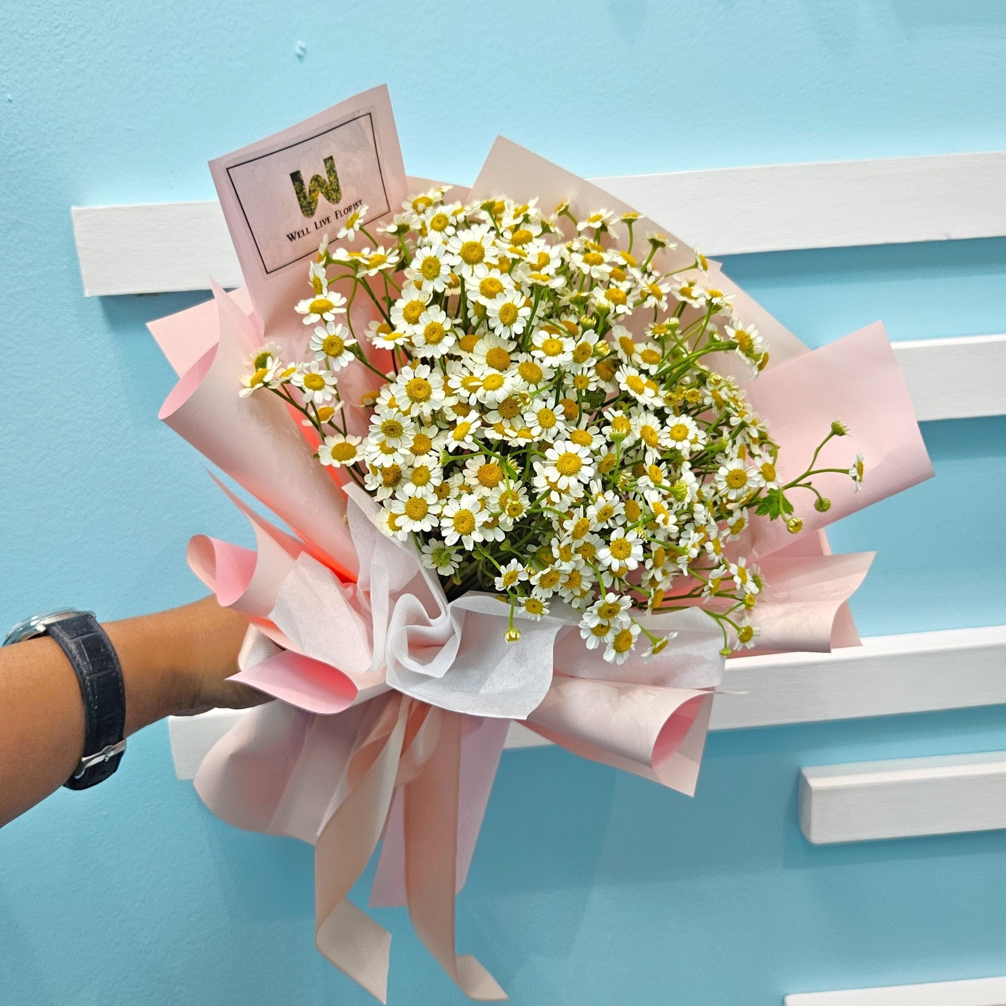 Stunning Hand Bouquets Singapore | Well Live Florist