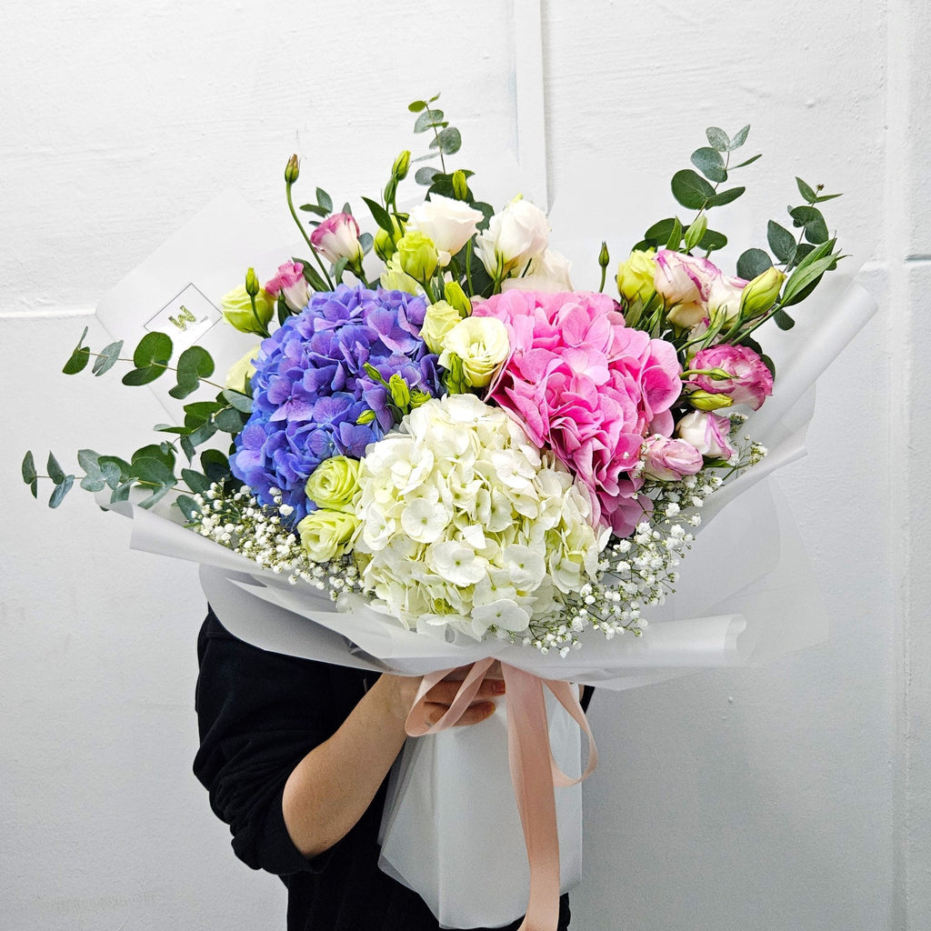 Stunning Hand Bouquets Singapore | Well Live Florist