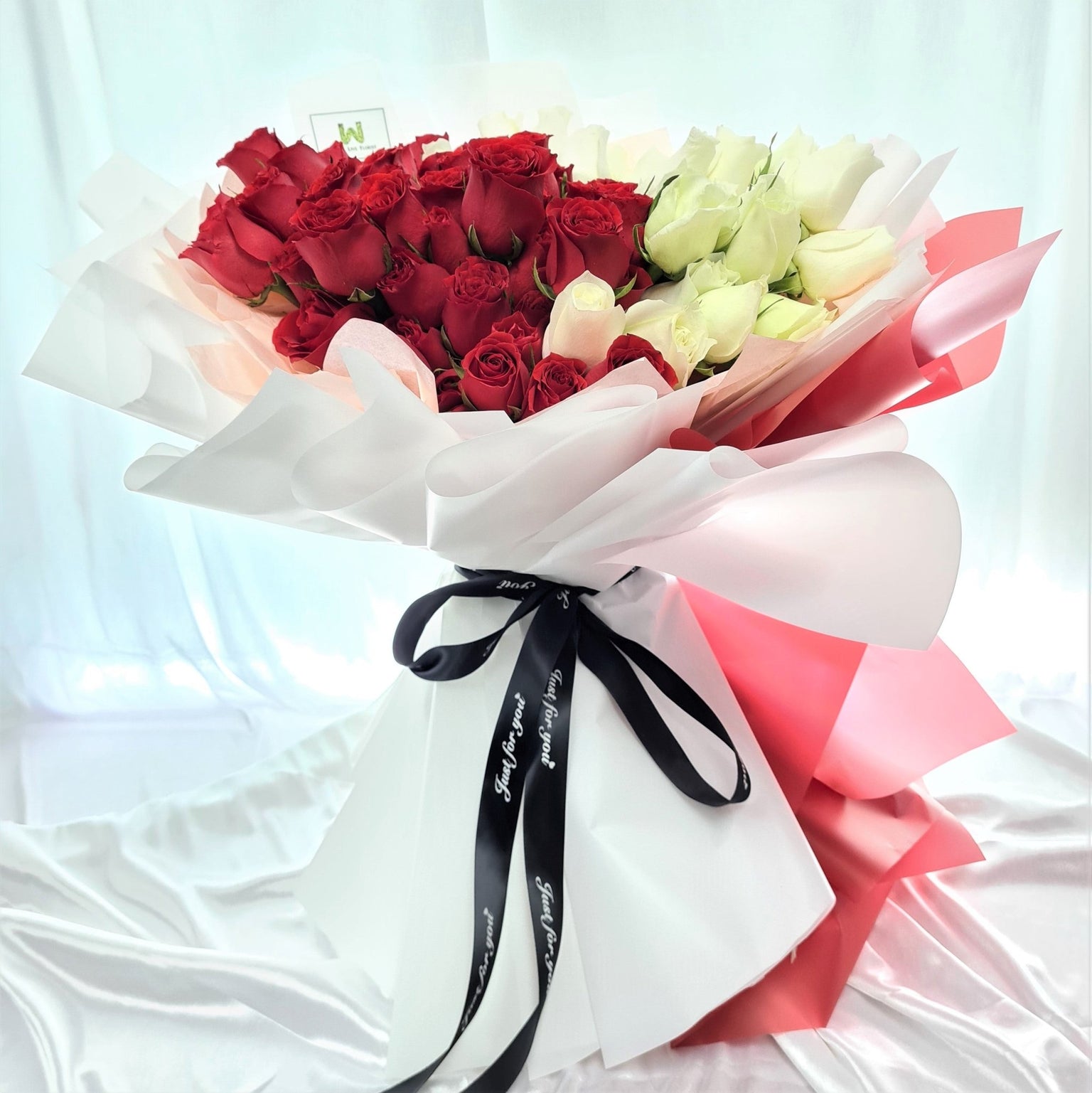 Affordable 99 Rose Bouquets Delivery in Singapore | Fast Delivery
