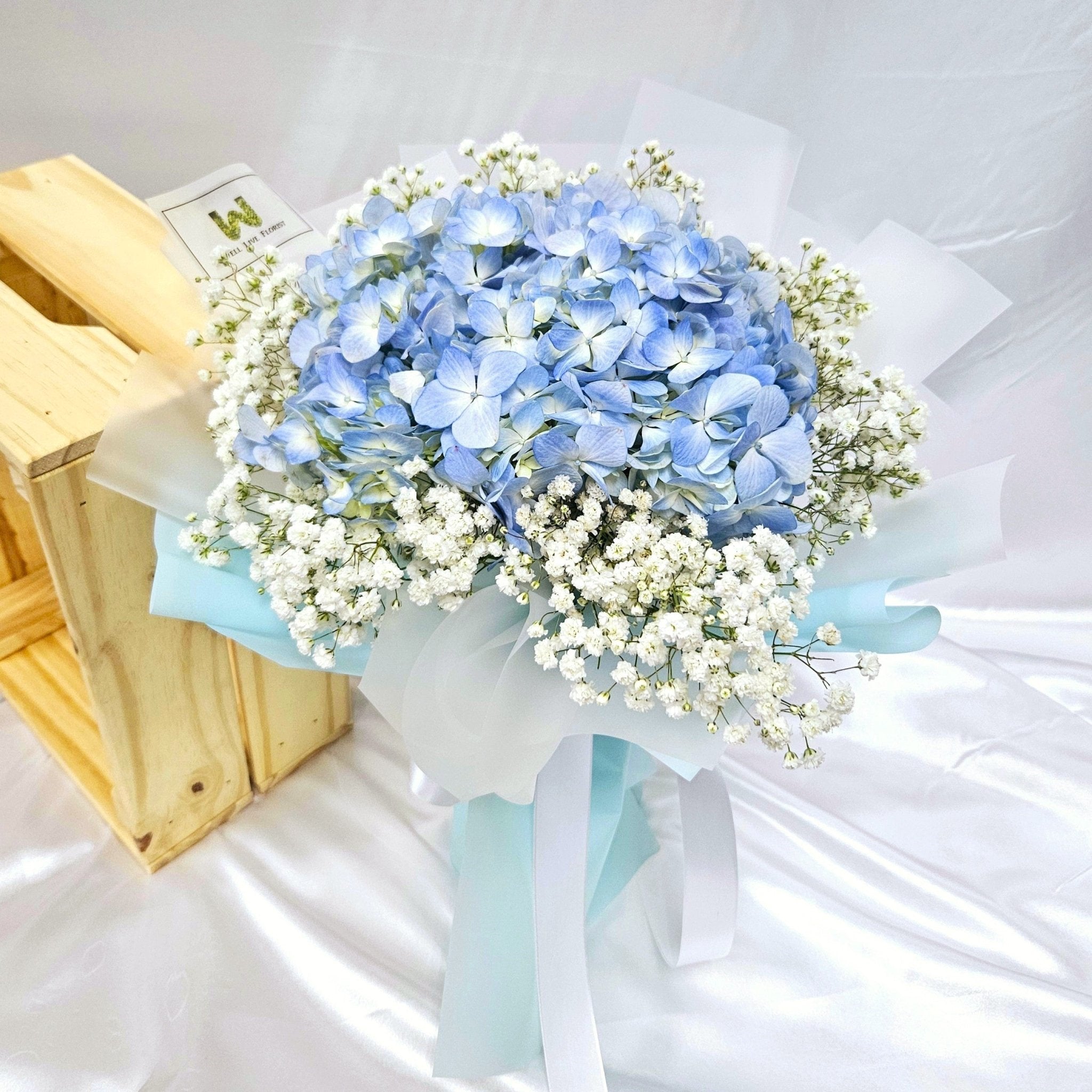 Stunning Hand Bouquets Singapore | Well Live Florist